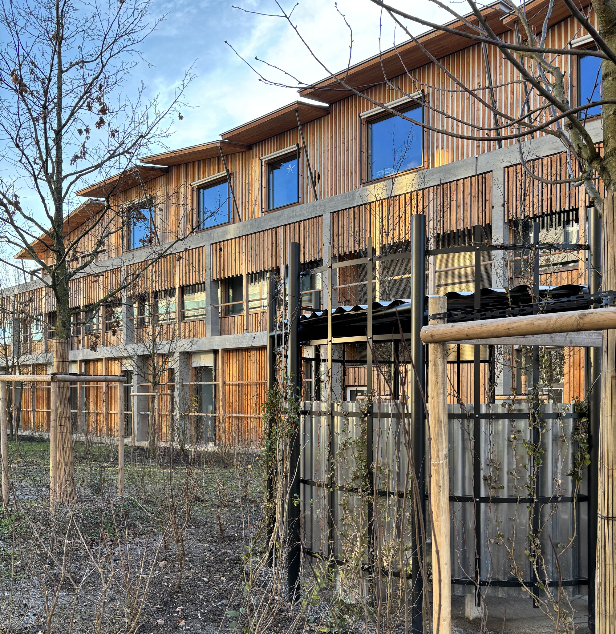 Treatment - Stanislaus von Moos - Context vs. Paradigm: On Le Corbusier, Herzog & de Meuron, and ...