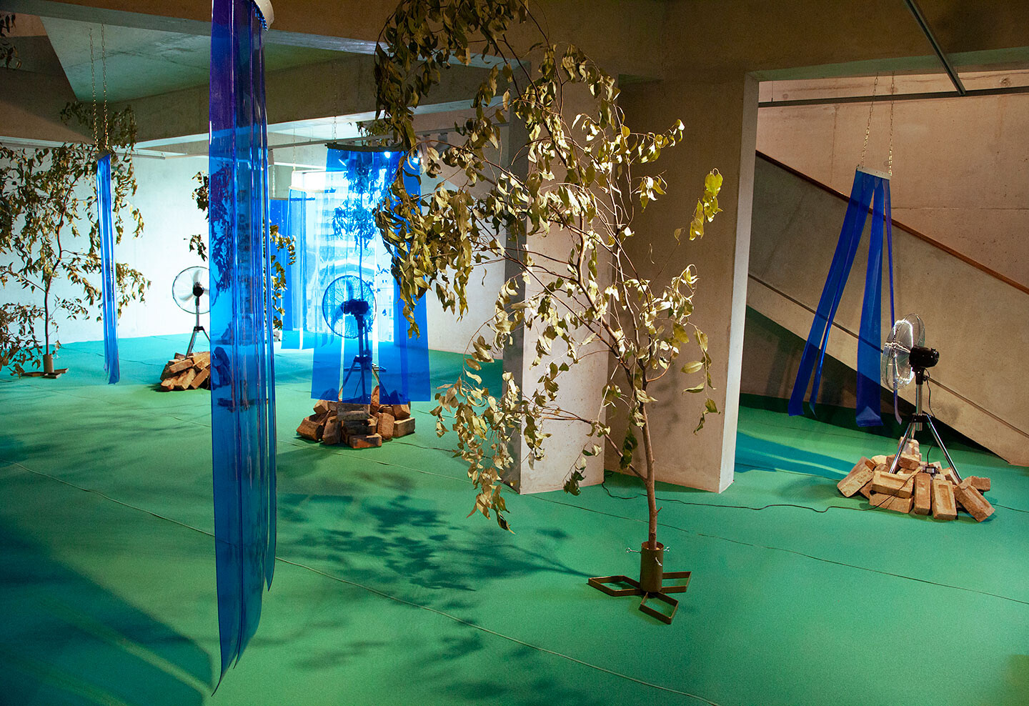 Nina Barnett and Jeremy Bolen: The Weight in the Air - e-flux Education