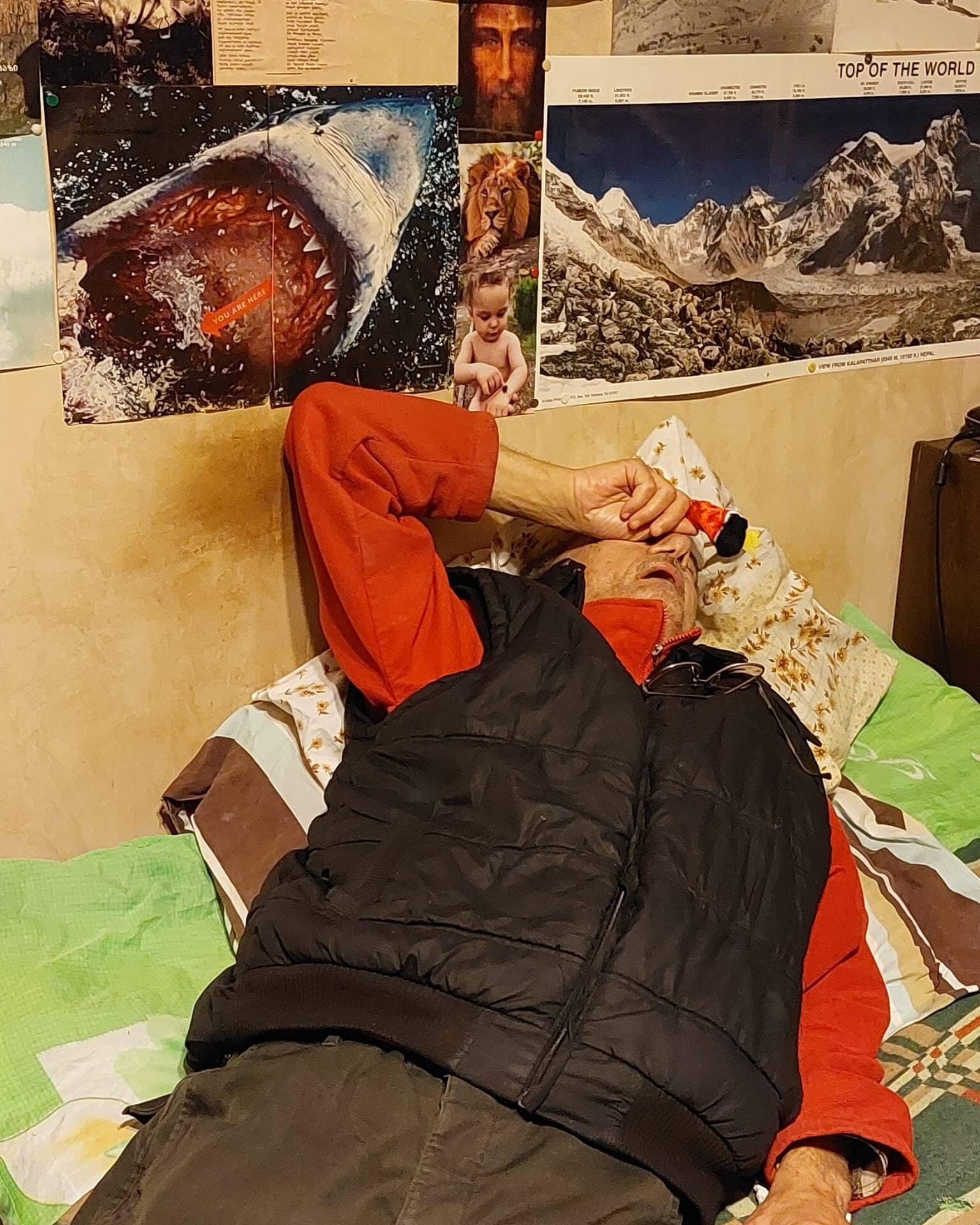 Tolia Astakhishvili: The First Finger - Announcements - e-flux