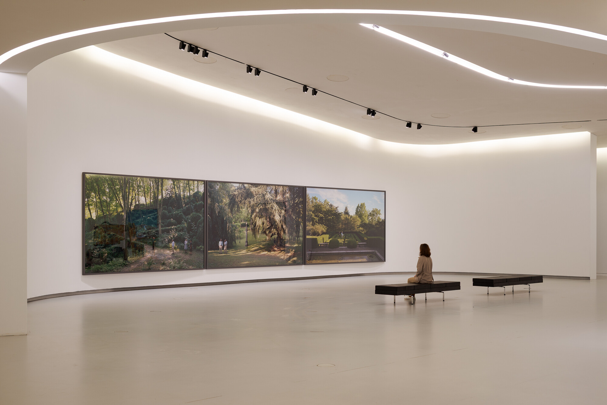 Jeff Wall: Time Stands Still. Photographs, 1980–2023 - Announcements ...