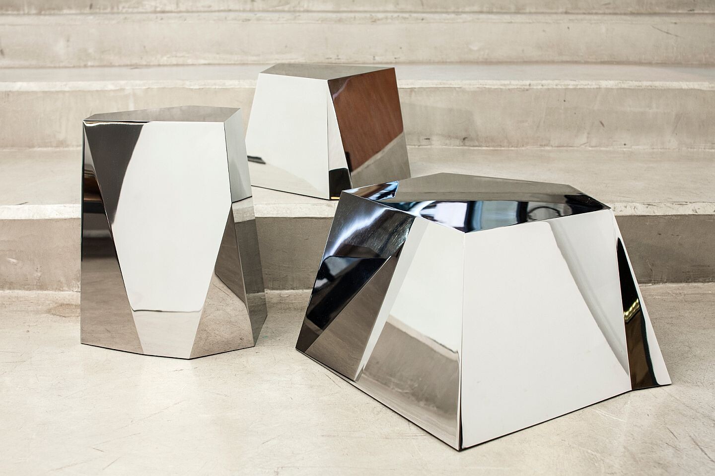 SUR/FACE: Mirrors - Announcements - e-flux